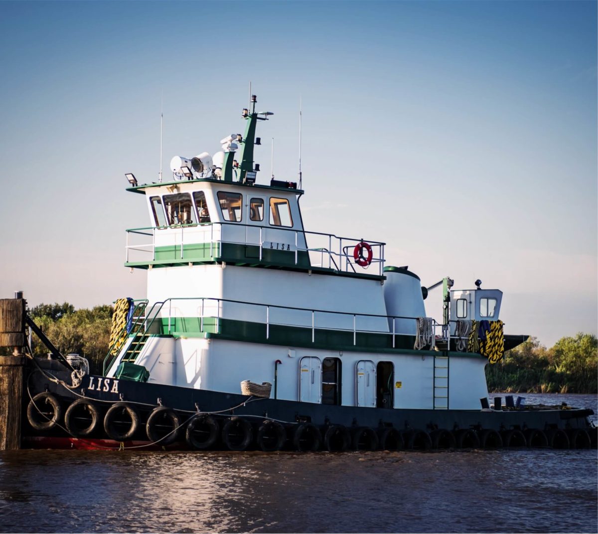 Marine Fleet - Tugboats, Crew Boats, & Barges | Broussard Brothers, Inc.